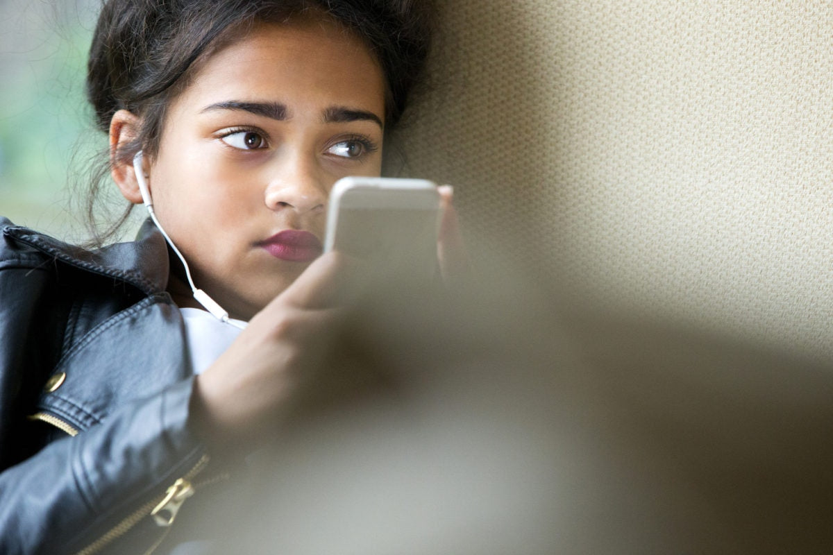 3 Reasons to Stop Demonizing Our Teens Use of Screens